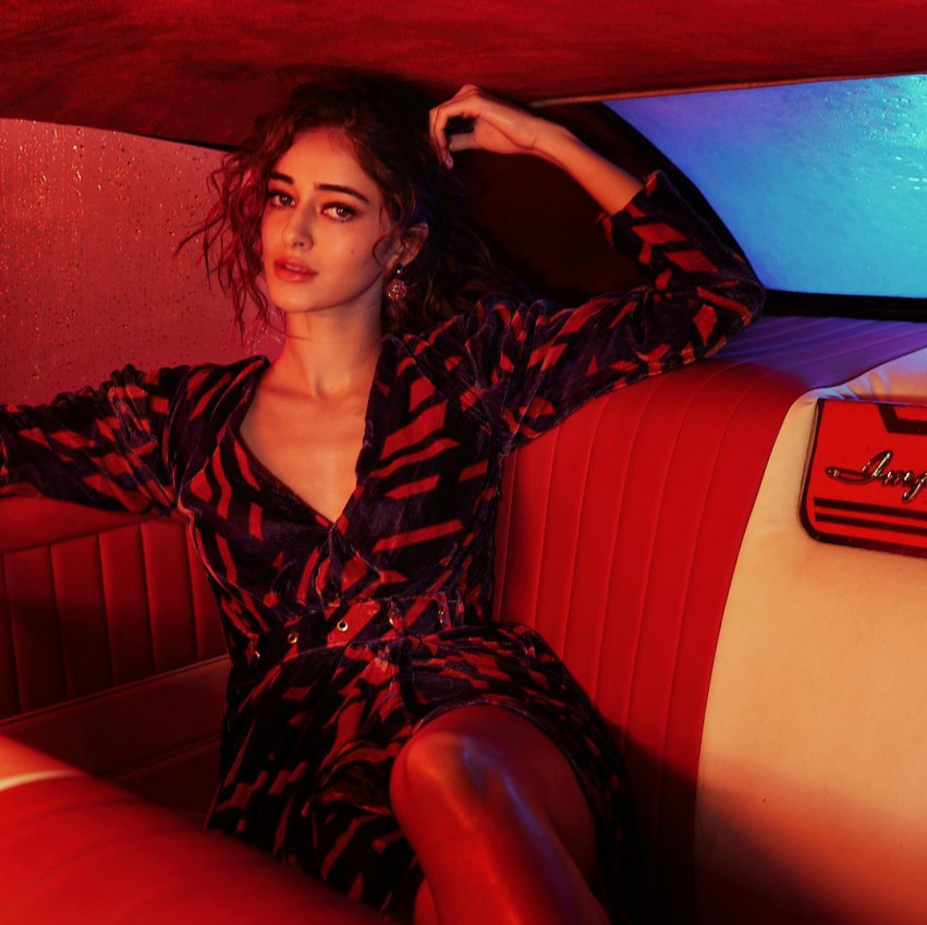 Beautiful Ananya Pandey Full HD Profile Pics | OyePhoto