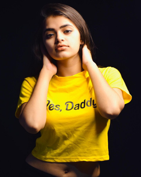 Beautiful Dipika Rana Wallpaper for Profile Pic | OyePhoto