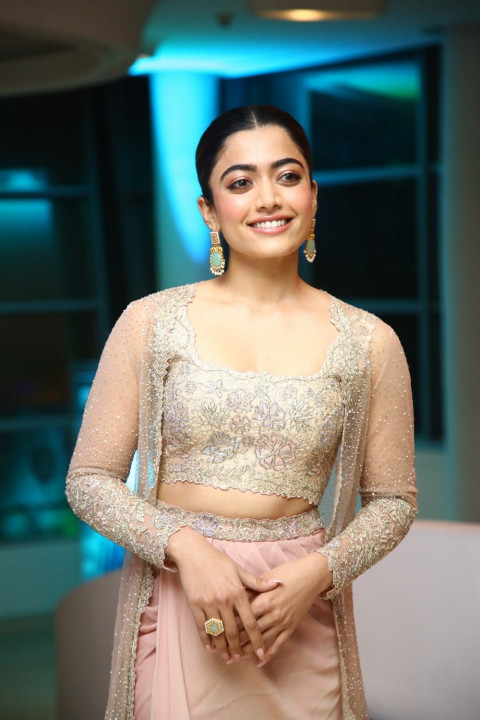 Beautiful Rashmika Mandanna Hot Photos Wallpapers HD | OyePhoto