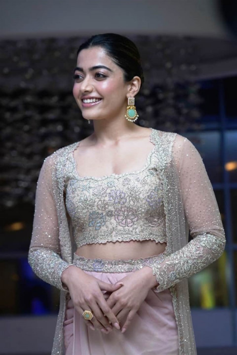 Beautiful Rashmika Mandanna Hot Photos Wallpapers HD | OyePhoto