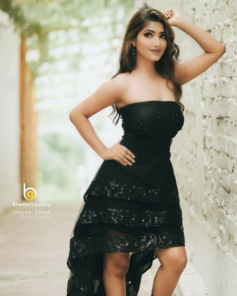 Cute Beautiful Angel Rai Images HD ( Tik Tok Star ) | OyePhoto