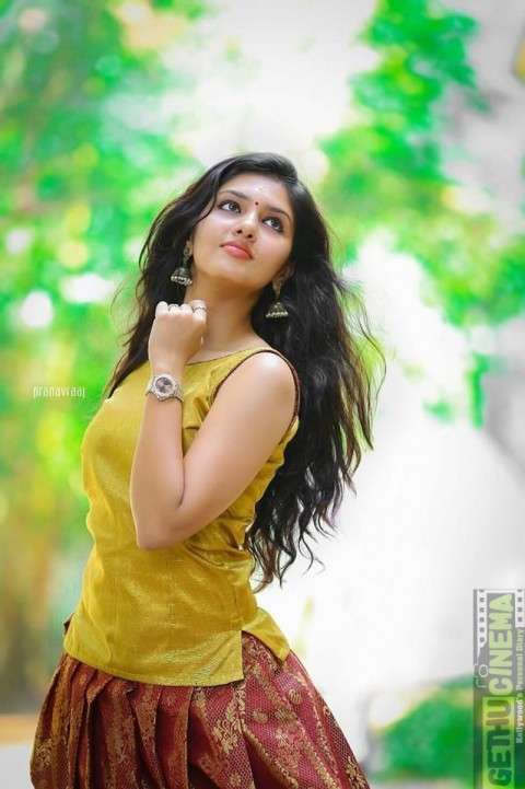 Girls Photo Pose images Dp Download Full HD | OyePhoto