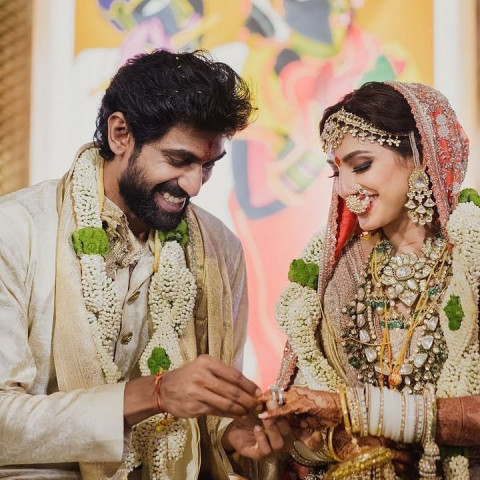 Indian Wedding Couple Photography Ideas Picture | OyePhoto