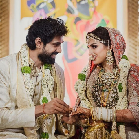 Indian Wedding Couple Photography Ideas Pictures | OyePhoto