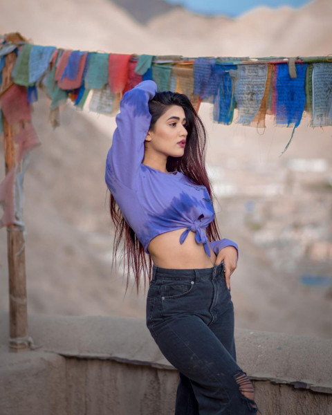 Sexy Model Gima Ashi photos Download | OyePhoto