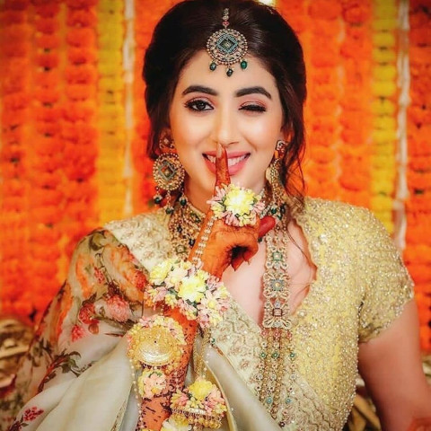 Wedding Haldi Images HD Wallpaper For Girls | OyePhoto