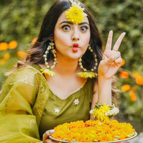 Wedding Haldi Images HD Wallpaper For Girls | OyePhoto