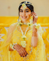 Wedding Haldi Images HD Wallpaper For Girls | OyePhoto